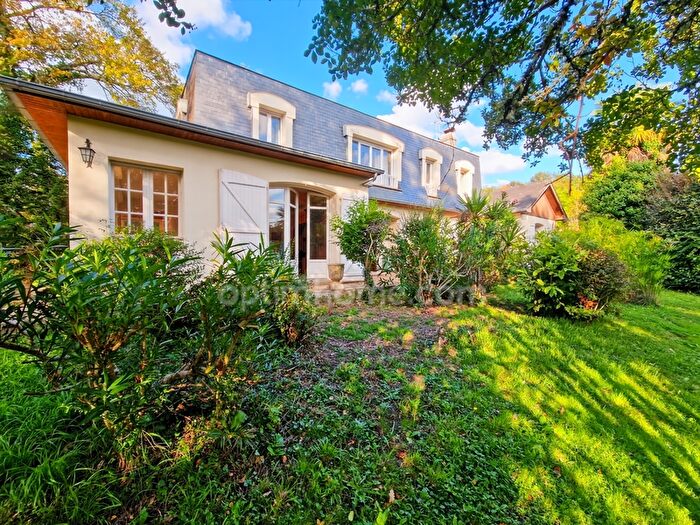 Maison à vendre - Bosdarros - 8 pièces - 4 chambres