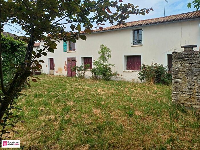 Maison 4 pièces à vendre à Magné