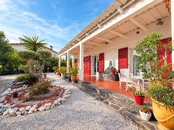 Maison 5 pièces à vendre à Saint-Cyprien, Le Port