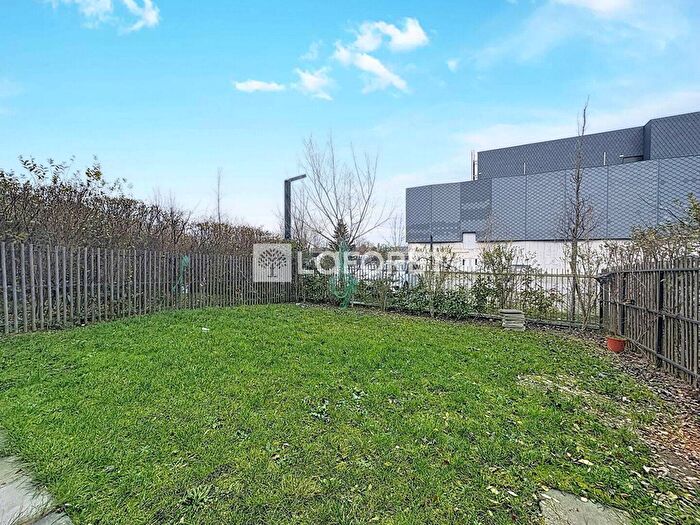 Appartement à louer - Langevin, Saint-Cyr-lécole - 4 pièces - 3 chambres