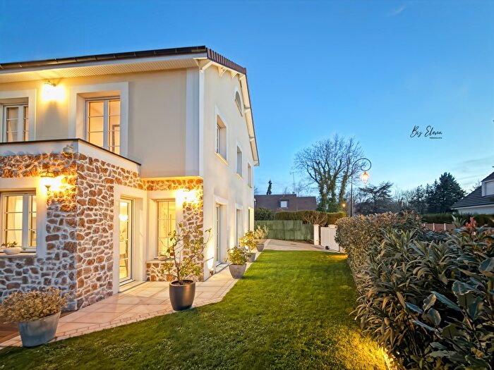 Maison à vendre - Gouvernes - 6 pièces - 3 chambres