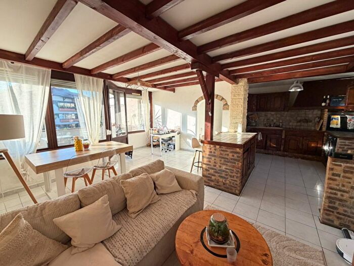 Appartement à louer - Lyon e , Gerland - 3 pièces - 2 chambres