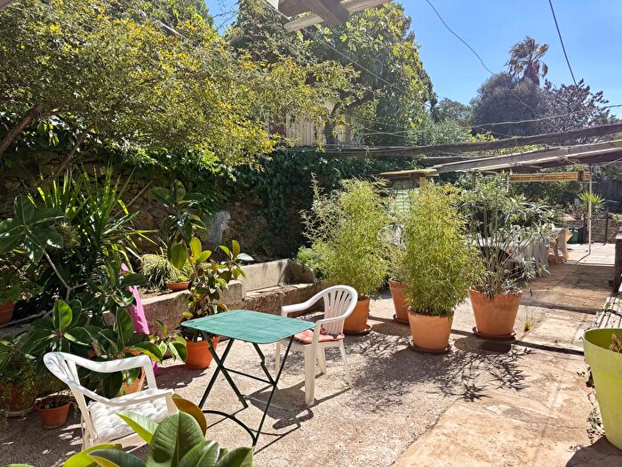 Appartement à vendre - Bormes-les-Mimosas, Centre-ville, Le Pin - 2 pièces - 1 chambre