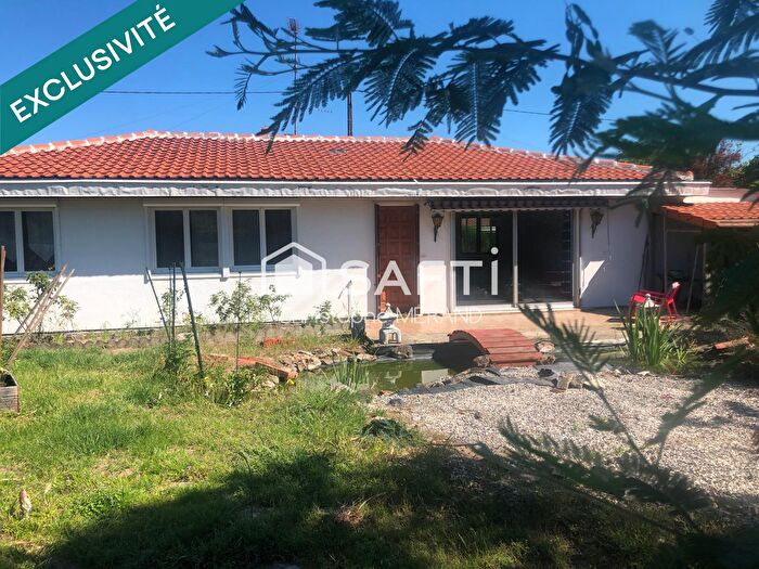 Maison à vendre - Dangé-Saint-Romain - 6 pièces - 2 chambres