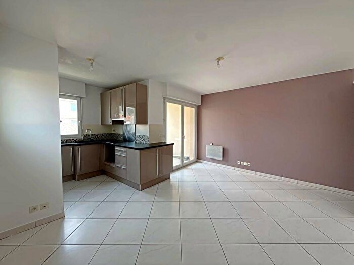 Appartement à louer - Sainte Marguerite, Marseille ème arrondissement - 2 pièces - 1 chambre