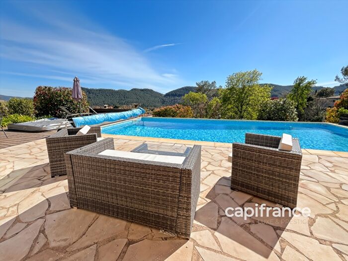 Maison à vendre - Bagnols-en-Forêt - 6 pièces - 4 chambres