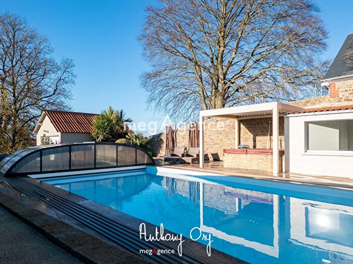 Maison à vendre - Roullours - 10 pièces - 6 chambres