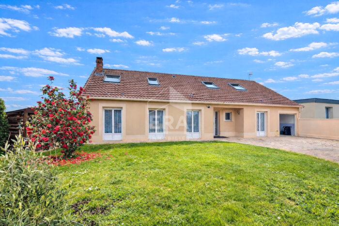 Ballancourt-sur-Essonne : Maison 6 pièces à vendre