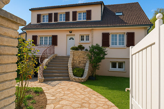 Maison à vendre - Magny - 7 pièces - 4 chambres