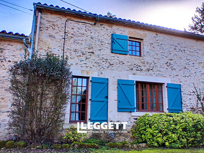 Maison à vendre - Bazoges-en-Pareds - 6 pièces - 5 chambres