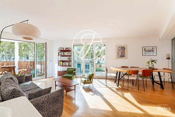 Paris 18ème, Porte de Clignancourt, Porte Montmartre, Moskowa - Appartement 5 pièces à vendre