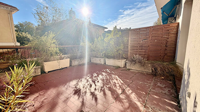 Appartement à vendre - Hyères, Centre-ville - 2 pièces - 1 chambre