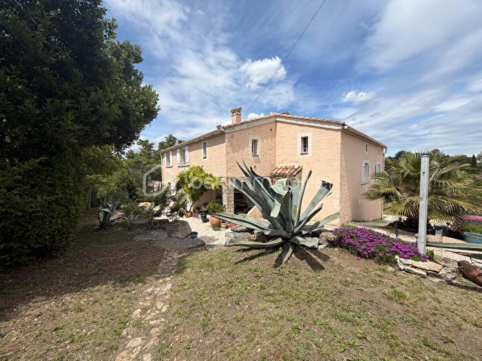 Maison 7 pièces à vendre à Saint-Julien-les-Rosiers