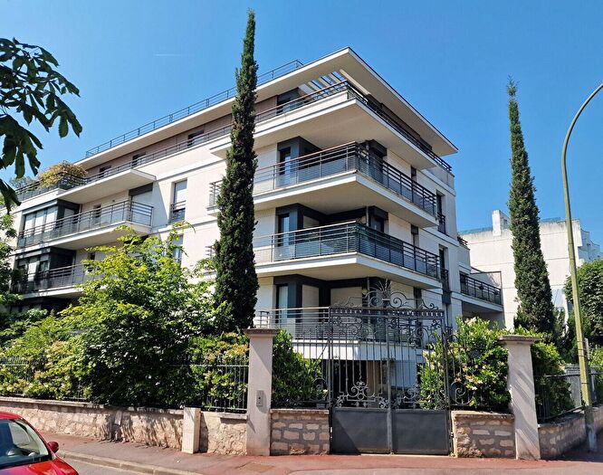 Appartement à louer - Pasteur, Saint-Cloud - 2 pièces - 1 chambre