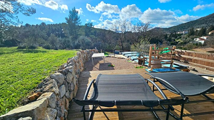 Maison à vendre - Callas - 6 pièces - 3 chambres