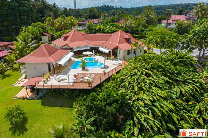 Maison à vendre - Petit-Bourg - 10 pièces - 5 chambres