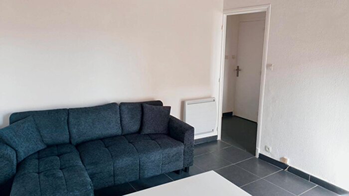 Appartement à louer - Centre Ville, Saint-Laurent-du-Var - 2 pièces - 1 chambre