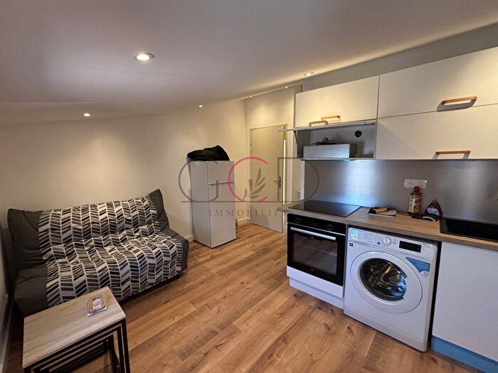 Appartement à louer - Centre Ville, Aix-en-Provence - 1 pièce