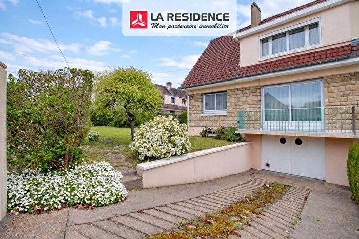 Saint-Étienne-du-Rouvray : Maison 5 pièces à vendre