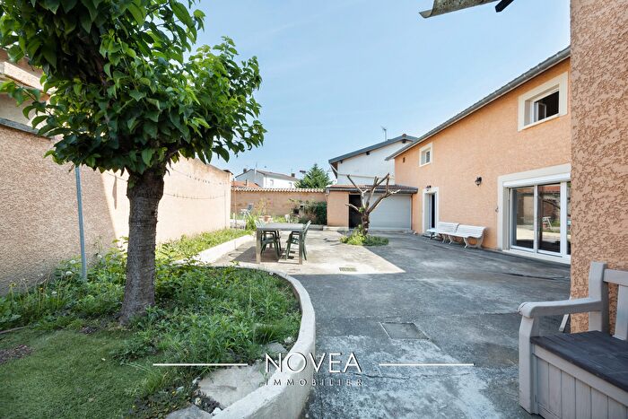 Maison à vendre - Feyzin - 8 pièces - 5 chambres