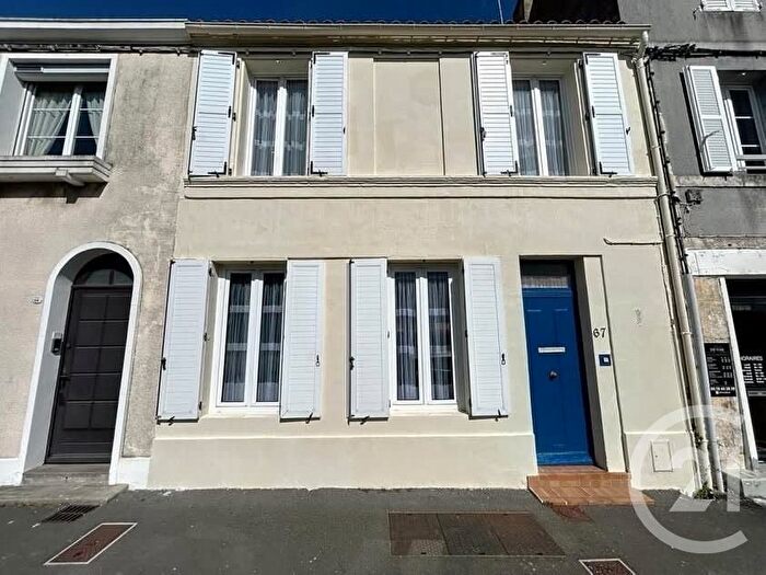 Maison 4 pièces à Rochefort, Centre-ville, à vendre