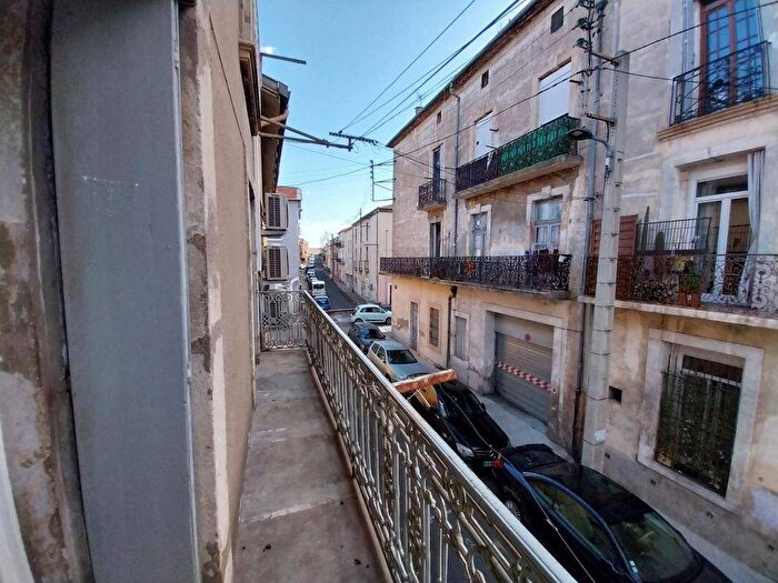 Appartement à louer - Du Guesclin, Béziers - 2 pièces - 1 chambre