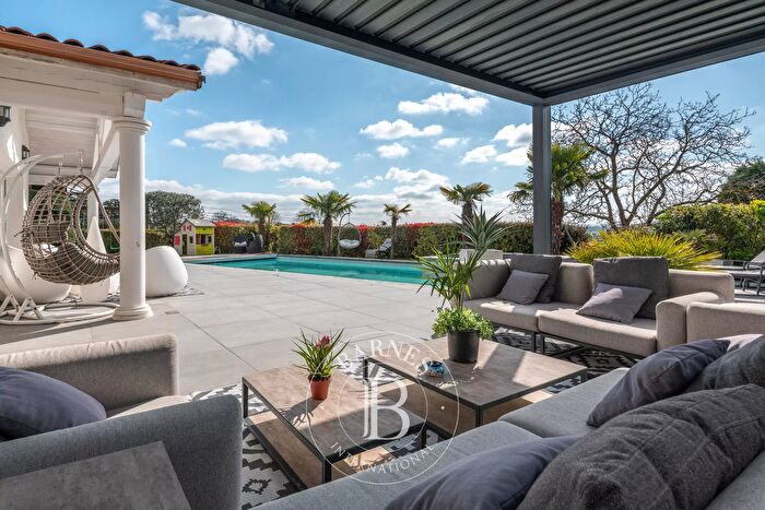 Maison à vendre - Saint-Genis-Laval, Barolles - 9 pièces - 5 chambres