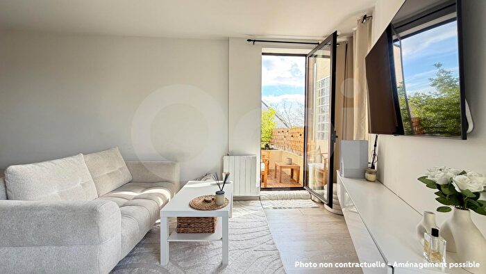 Pontault-Combault, Centre commercial : Appartement 1 pièce à louer