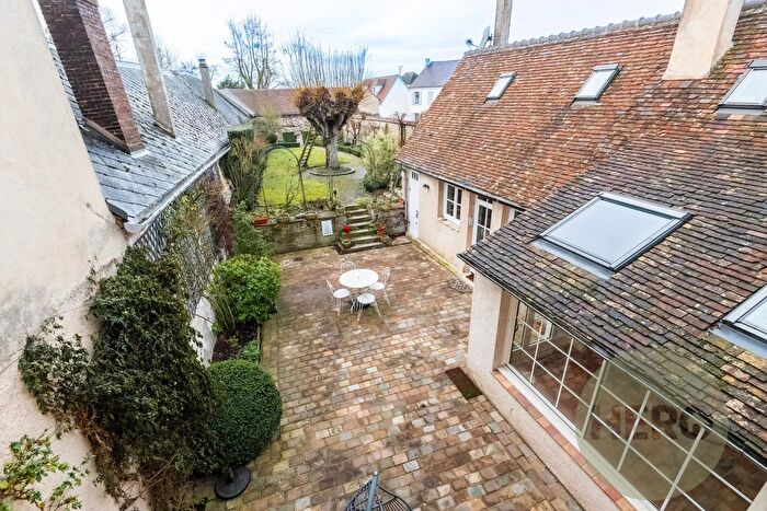 Maison à vendre - Houdan - 11 pièces - 5 chambres