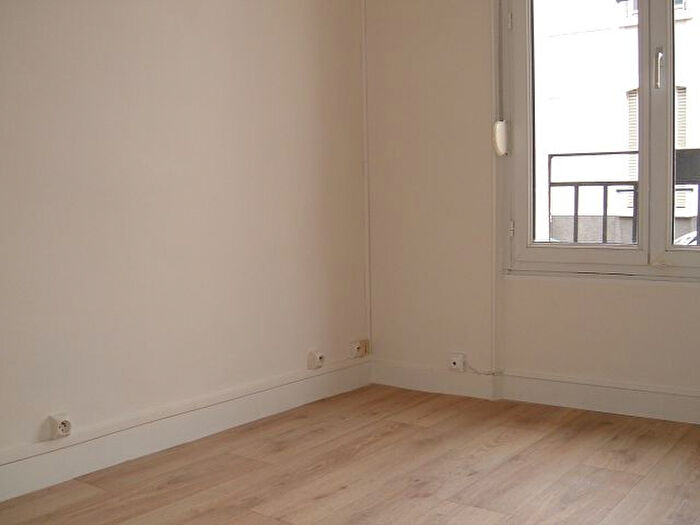 Reims, Clairmarais, Charles Arnould : Appartement 1 pièce à louer