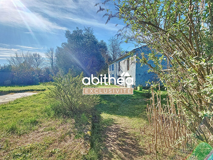 Maison à vendre - Saint-Genis-de-Saintonge - 8 pièces - 6 chambres