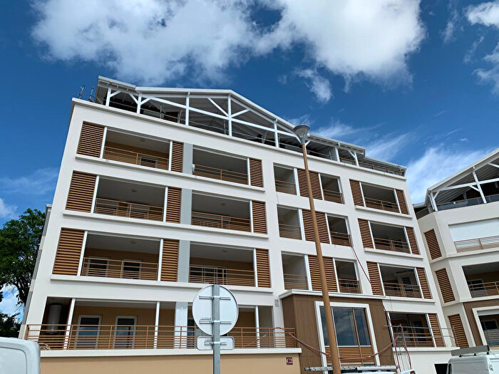 Appartement à vendre - Fort-de-France - 5 pièces - 4 chambres