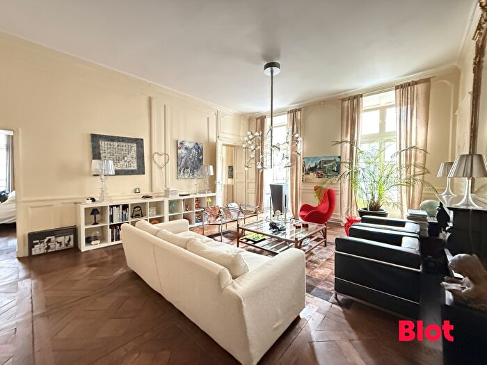 Appartement à vendre - Quartiers Centre, Centre-ville - 3 pièces - 2 chambres