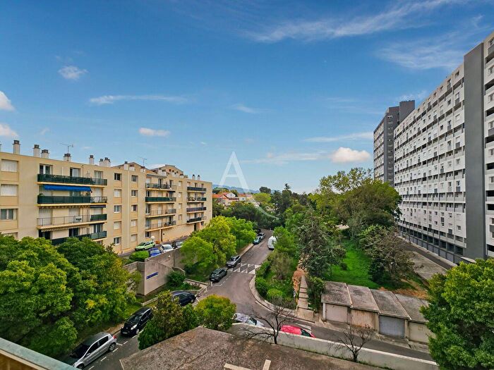 Appartement à louer - La Blancarde, Marseille ème arrondissement - 3 pièces - 2 chambres