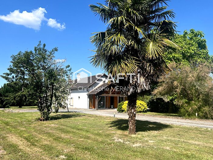 Les Ormes : Maison 11 pièces à vendre