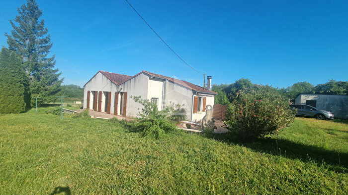 Bussac-sur-Charente : Maison 5 pièces à vendre