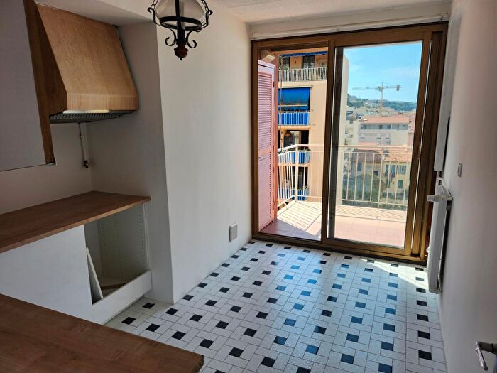 Nice, Saint-Roch - Appartement 3 pièces à louer