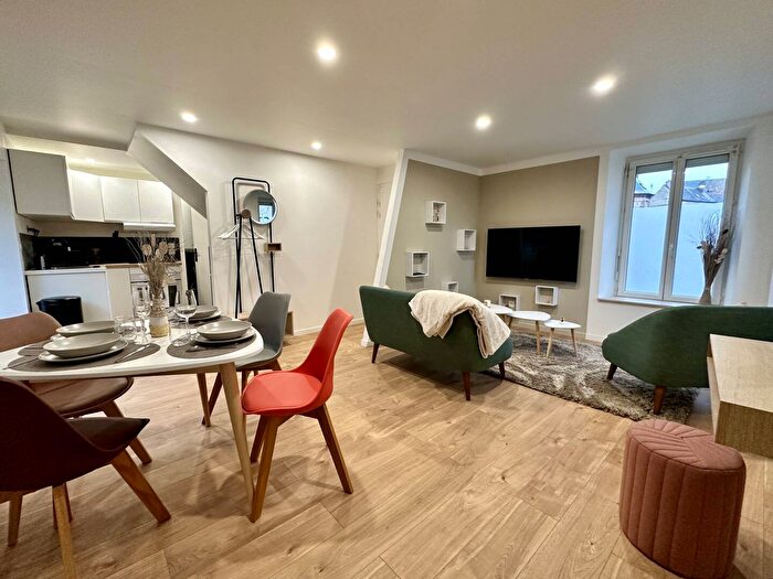 Appartement à louer - Château-Landon - 2 pièces - 1 chambre