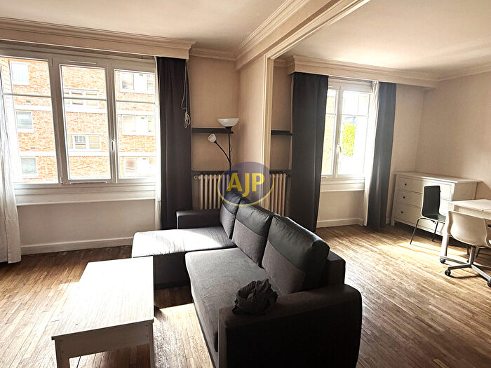Courbevoie, Marceau République - Appartement 3 pièces à vendre