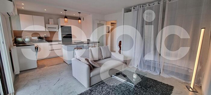 Appartement 1 pièce à louer à Mandelieu-la-Napoule, Les Termes