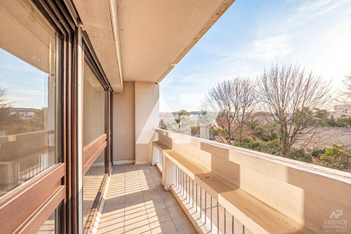 Appartement à vendre - Rueil-Malmaison, Plaine Gare - 4 pièces - 2 chambres