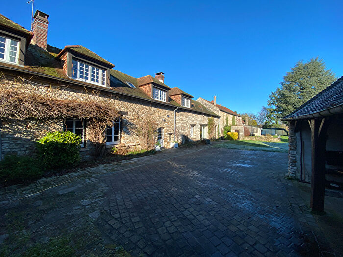 Maison 7 pièces à Autouillet, à vendre