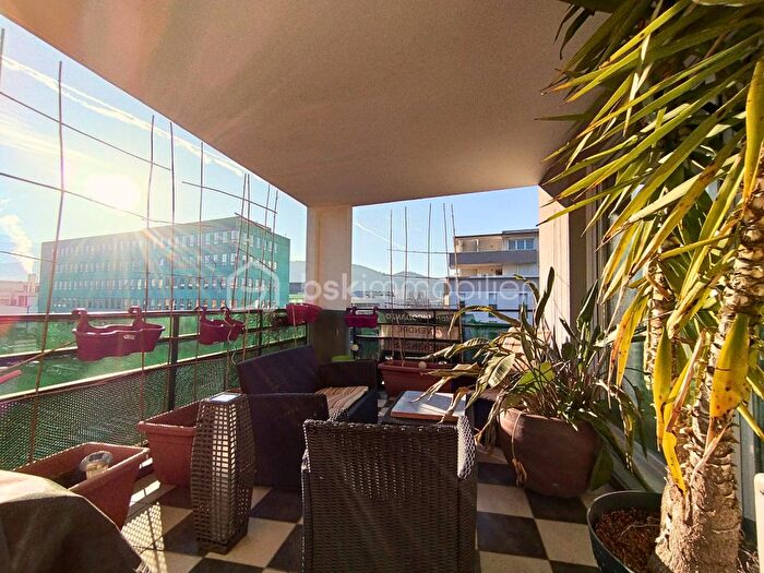 Appartement à vendre - Échirolles, Centre-ville - 5 pièces - 3 chambres