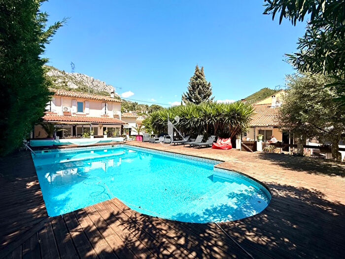 Maison 8 pièces à vendre à Roquevaire