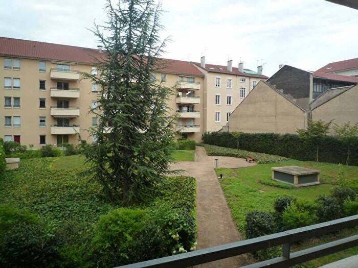 Appartement à louer - Gratte Ciel, Villeurbanne - 4 pièces - 3 chambres