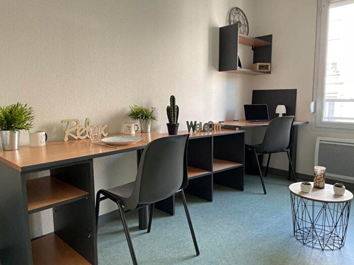 Bizillon-Centre Deux, Saint-Étienne - Appartement 1 pièce à louer
