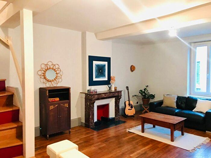 Appartement 9 pièces à Centre-Bourg, Saint-Genis-Laval, à louer