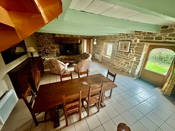 Maison à louer - Meslan - 4 pièces - 3 chambres