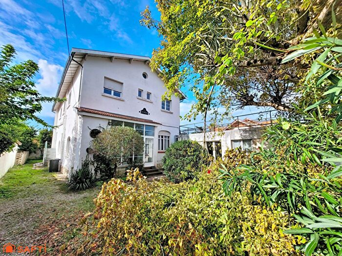 Maison à vendre - Soulac-sur-Mer - 17 pièces - 13 chambres