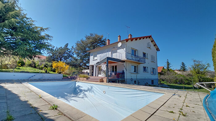 Maison à vendre - Cébazat - 10 pièces - 6 chambres